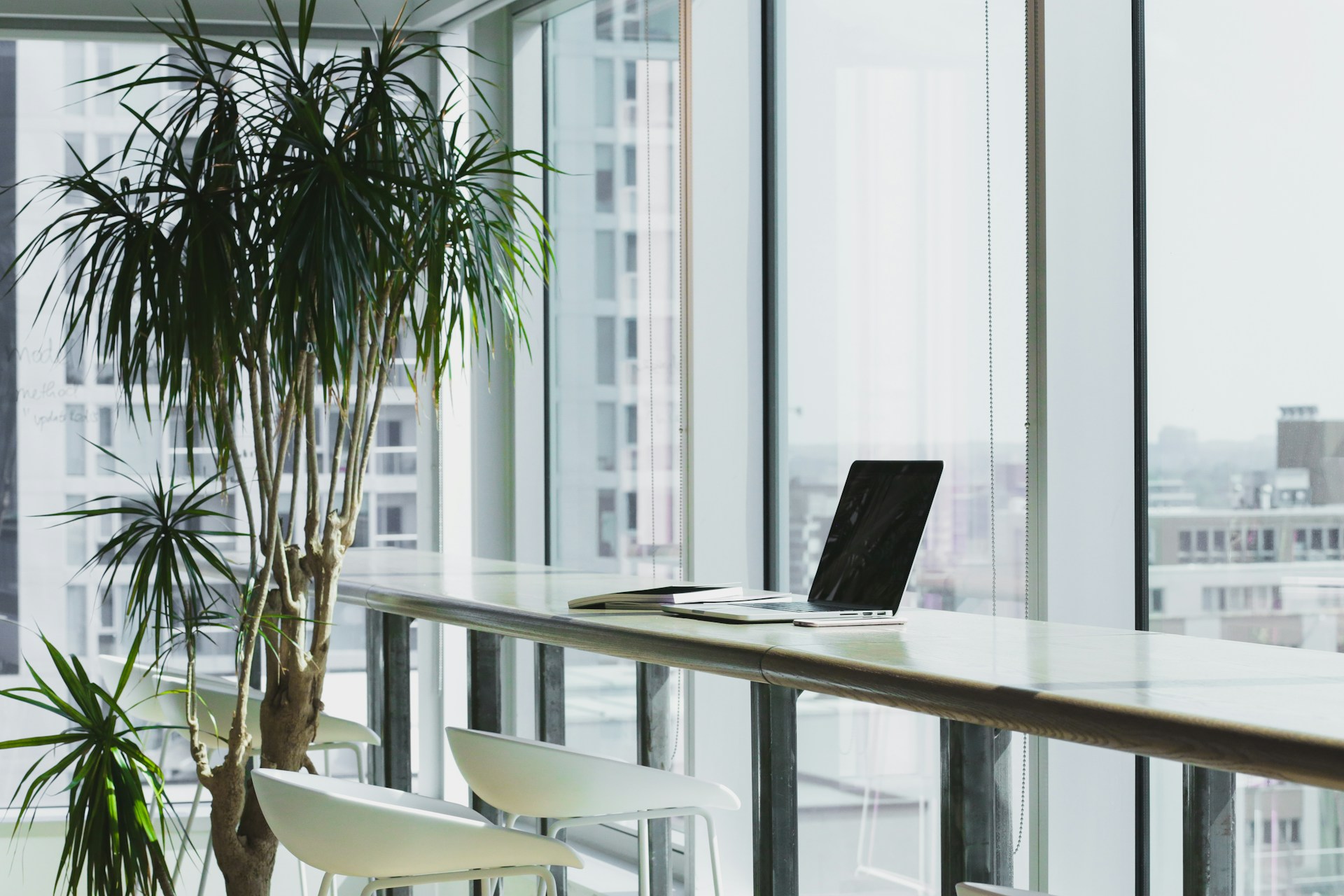 39 ways you can save energy at work - Making Moves