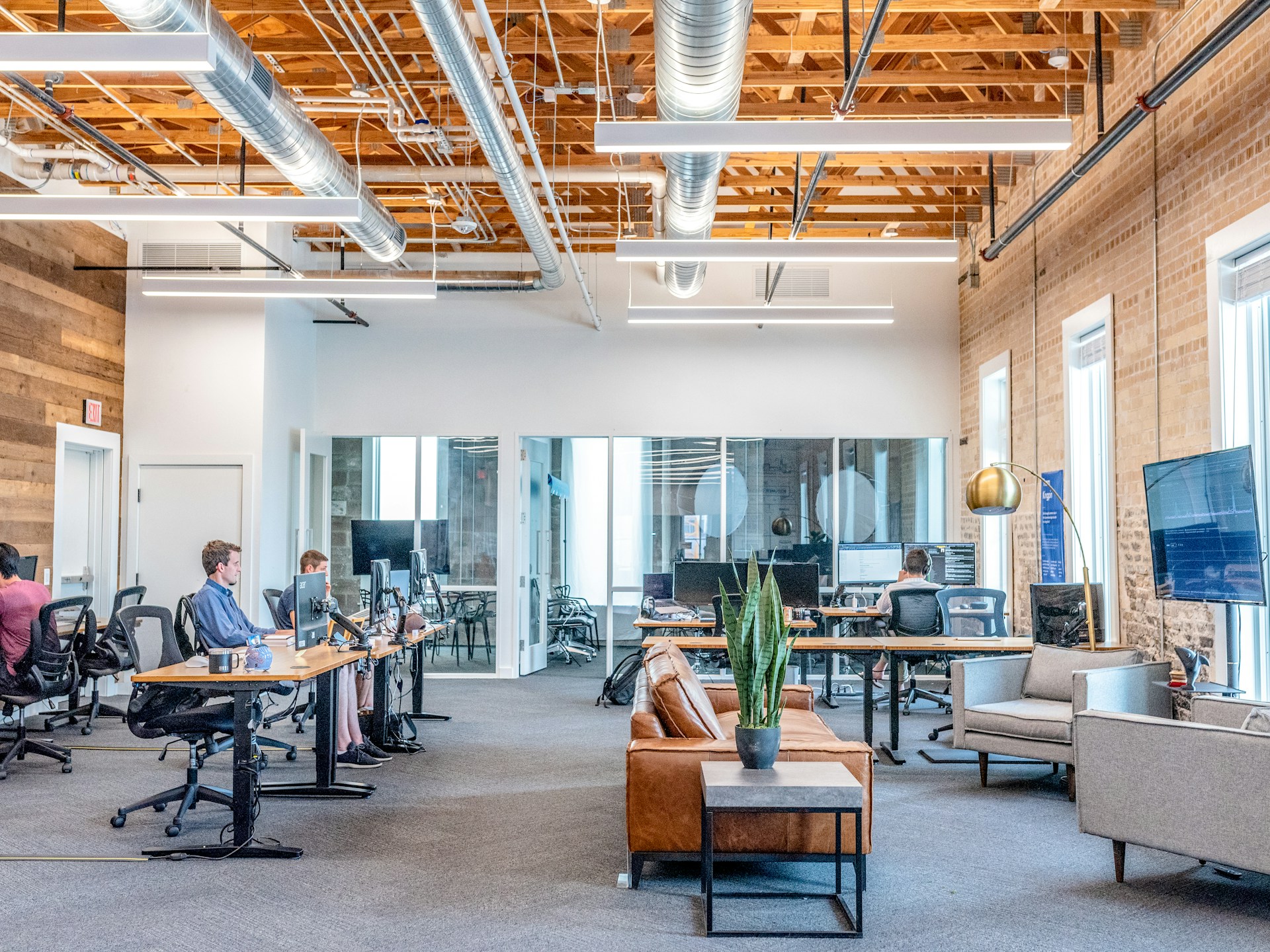 39 ways you can save energy at work - Making Moves